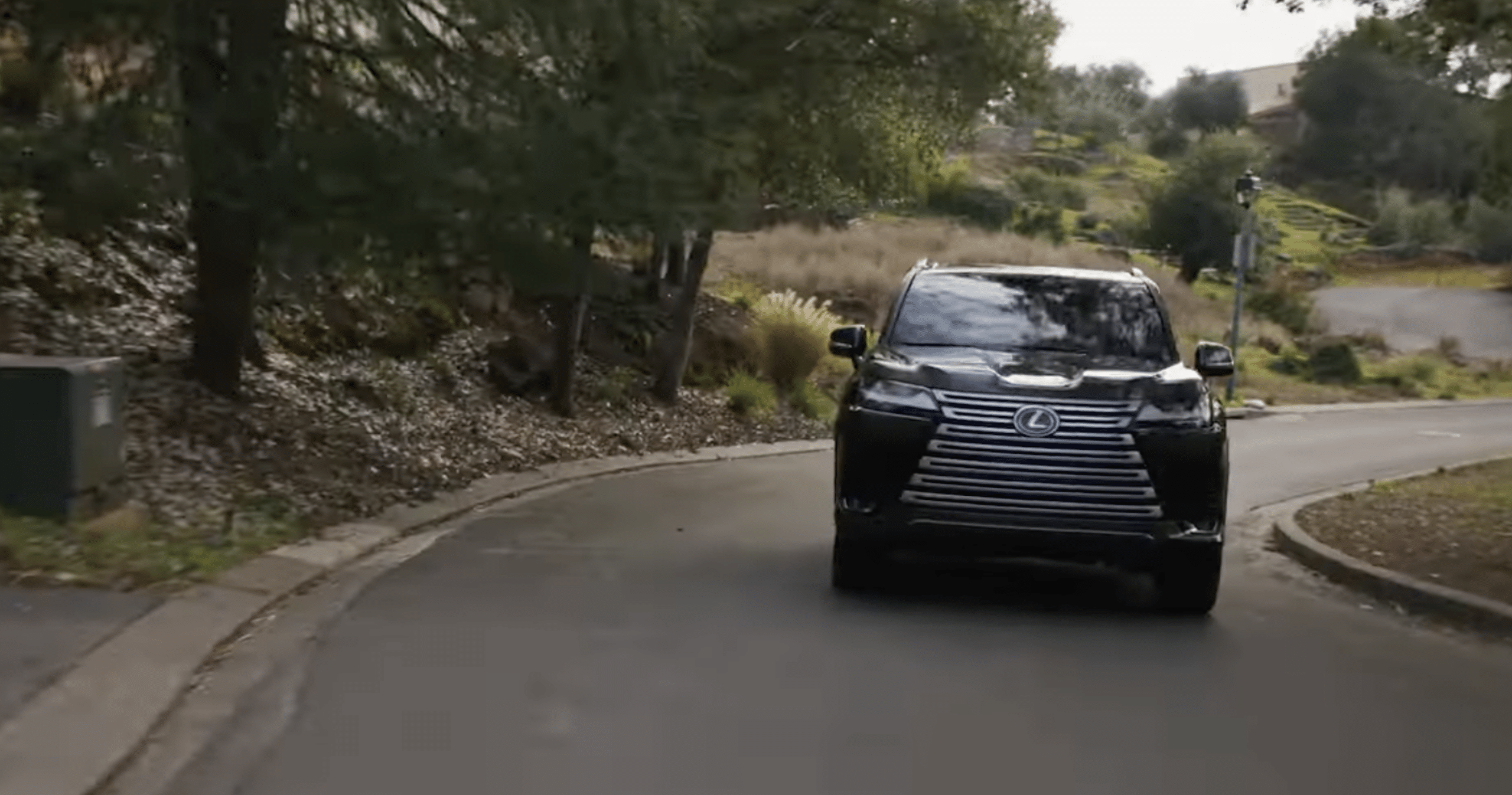 2025 Lexus LX 700h Hybrid Makes Is Full Of Power & Features - DrivingTrendz